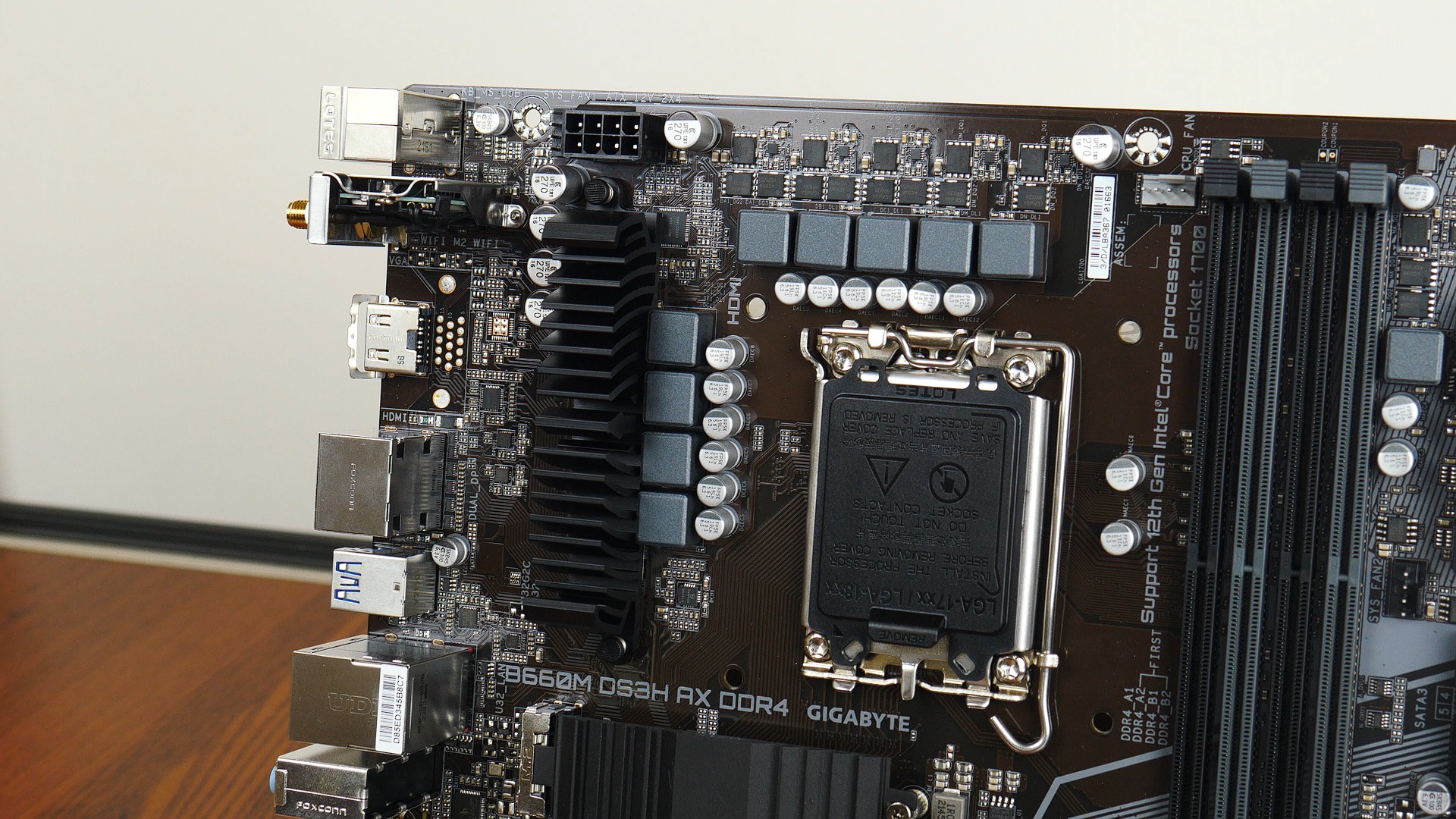 Gigabyte B660M DS3H AX DDR4 Motherboard - Unboxing & Overview